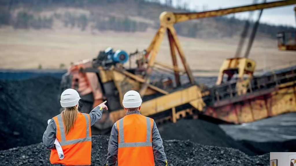 700 new FIFO Pilbara jobs, roles paying 'top of the market' salaries ...